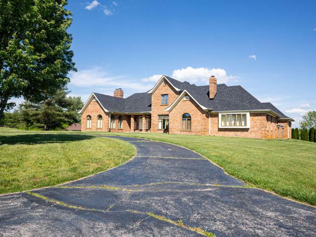 100 Rolling Ridge Lane