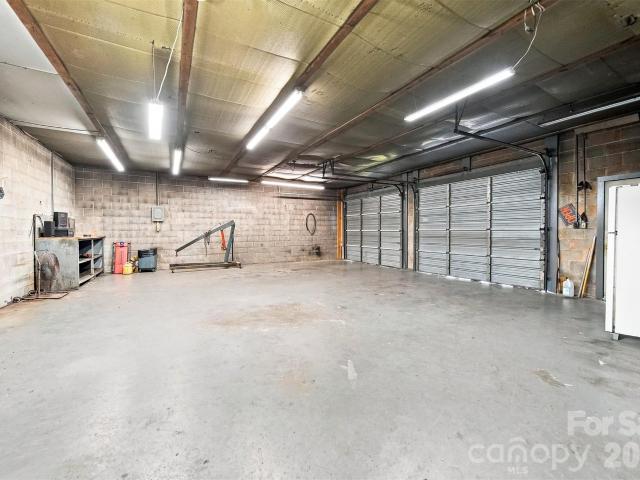 100 Refour Road NE