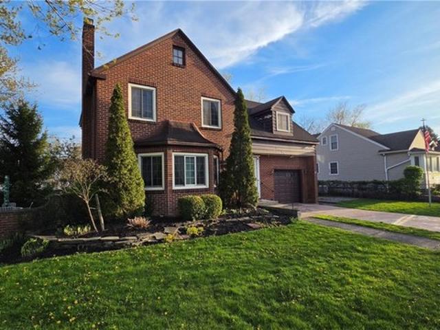 100 Regent St, Lockport, NY 14094