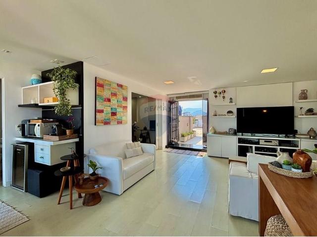 100% regularized penthouse, 310m² in Gleba A
