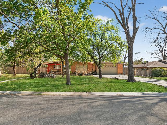 100 Riviera Dr, Castle Hills, TX 78213 | Compass