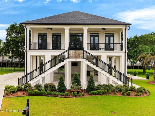 100 Runnels Avenue