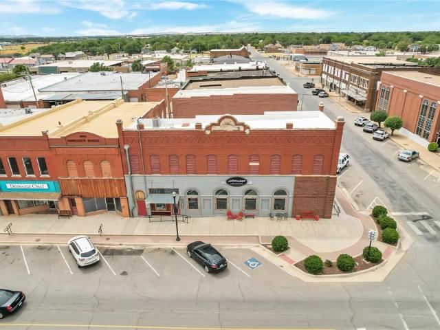 100 W 4th Street