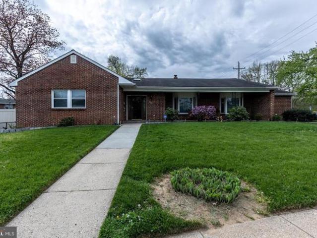 100 W 5th St, Burlington, NJ 08016