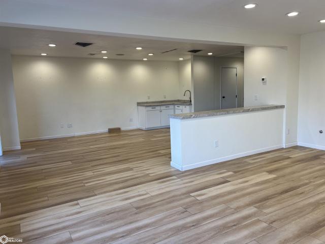 100 W 5Th Street