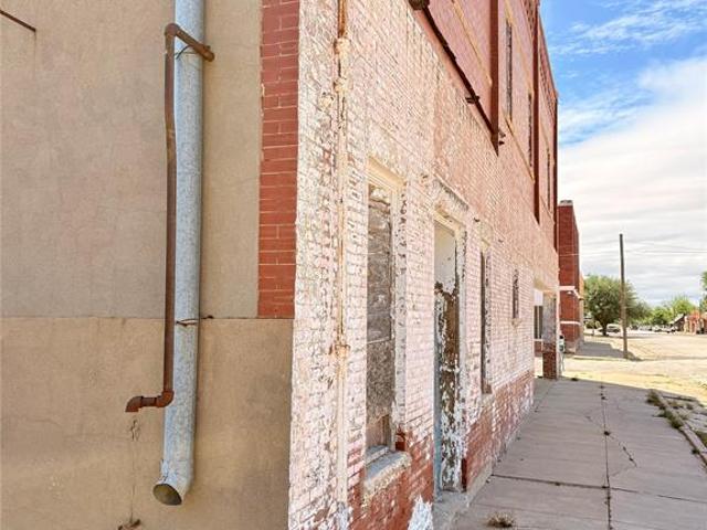 100 W 2nd Street