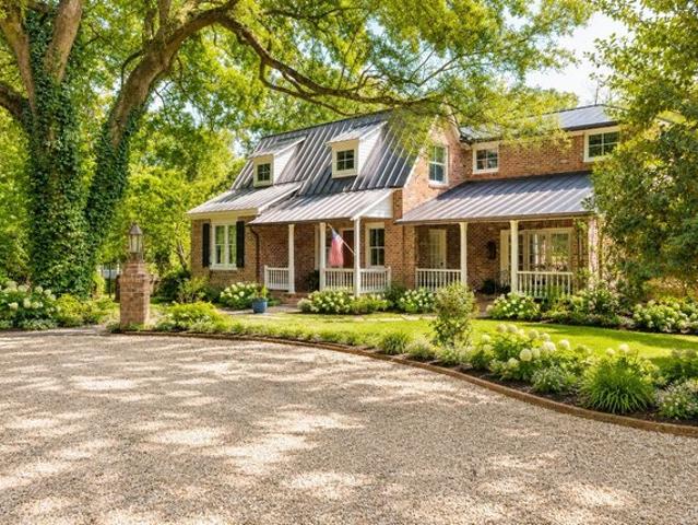 100 W Walker Dr, Summerville, SC 29483