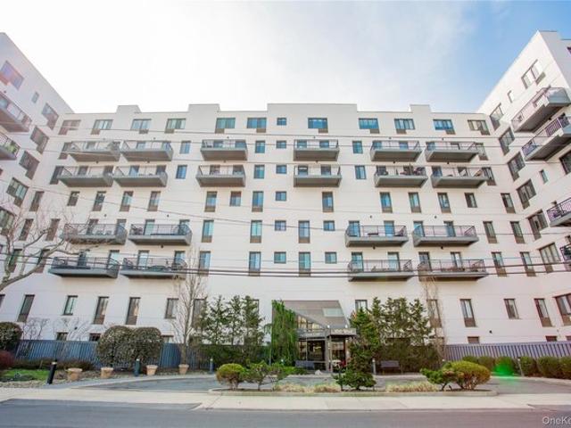 100 W Broadway Apt 3D, Long Beach, NY 11561