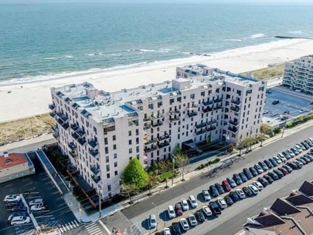 100 W Broadway Apt 1E, Long Beach, NY 11561