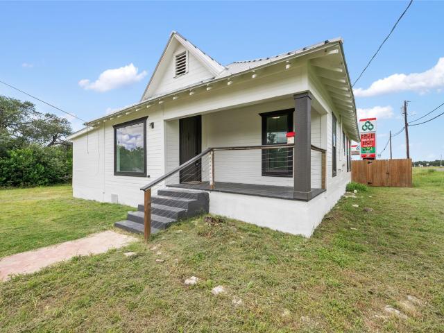 100 W Caskey St
