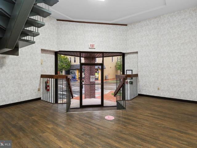 100 W Franklin Street W