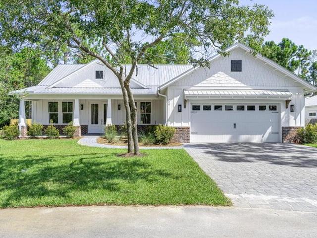 100 W Grizzly St, Freeport, FL 32439