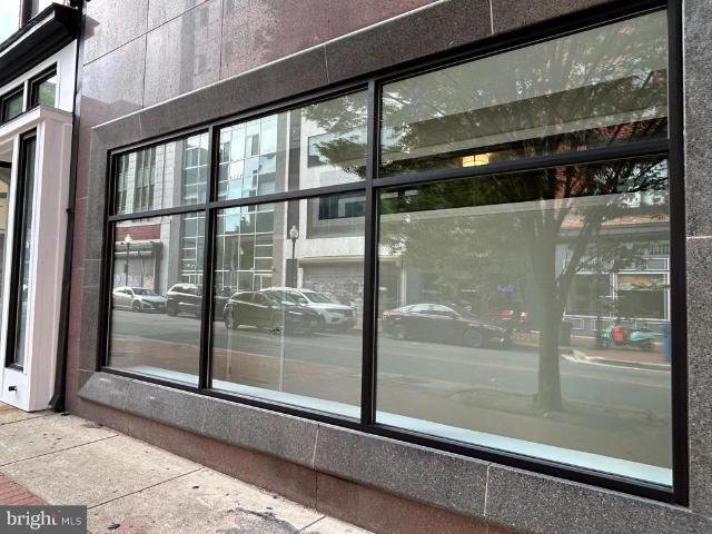 100 W Lexington Street