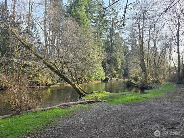 100 W Loganberry Court