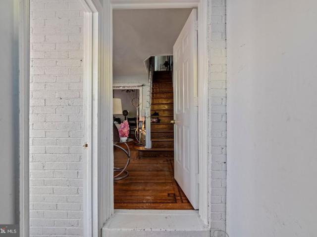 100 W Luray Street