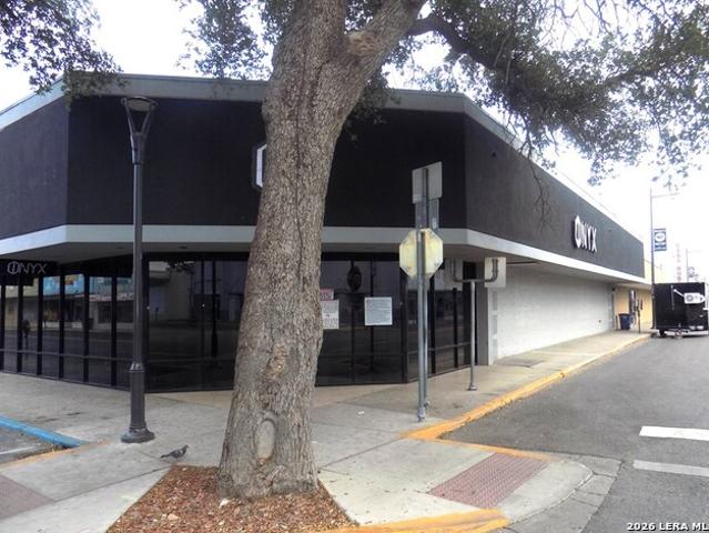 100 W Main St