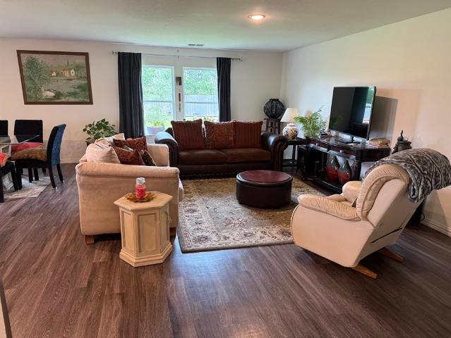 100 W North Creek Drive