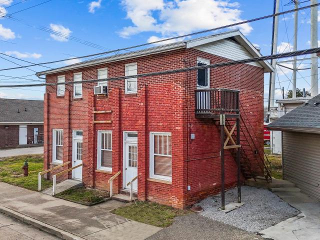 100 W Pearl Street