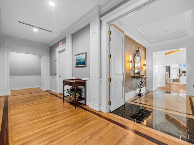 100 W Rivercenter Boulevard 3B