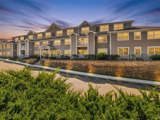 100 Woodcrest Ln Apt 112, Mount Kisco, NY 10549