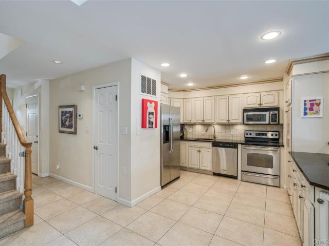 100 Woodlake Drive W