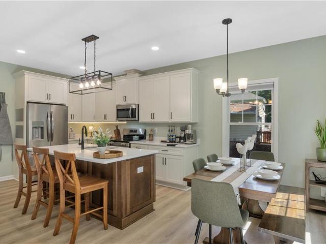100 Woodside DR