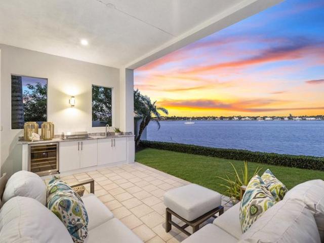100 Water Club Ct N, North Palm Beach, FL 33408