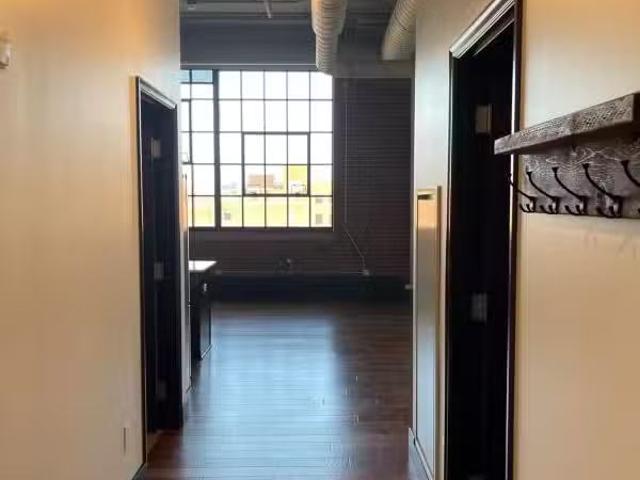 100 Walnut St #402, Peoria, IL 61602