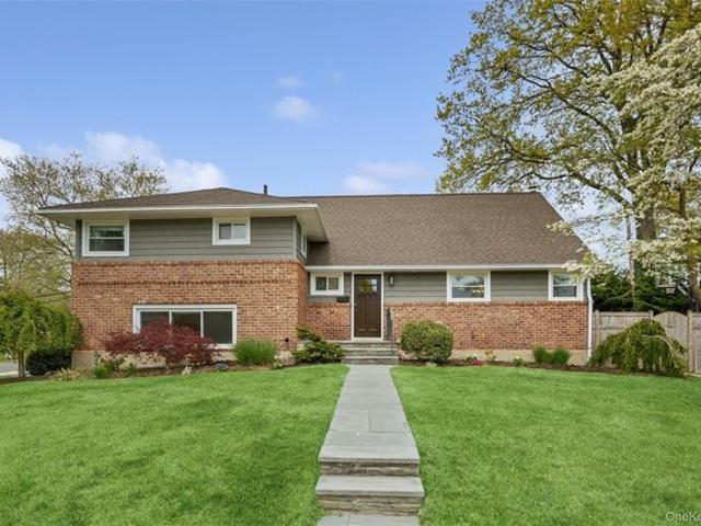 100 Westbury Ave, Plainview, NY 11803