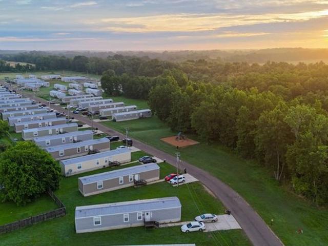 100 Whisper Ridge Ln, Canton, MS 39110