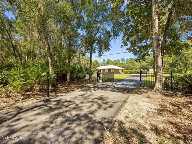 100 Whitney St, Satsuma, FL 32189