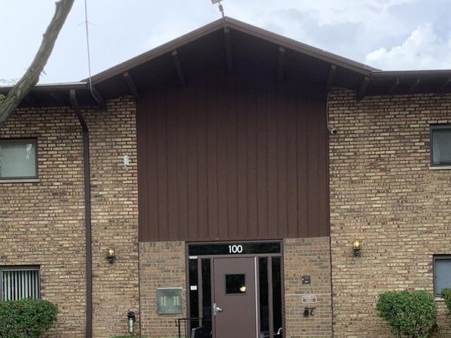 100 Willow Ln Apt B216, Willow Springs, IL 60480