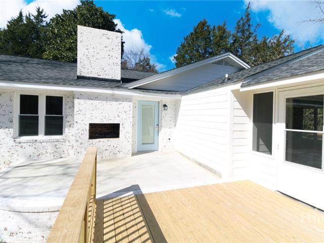 100 Williamsburg Lane