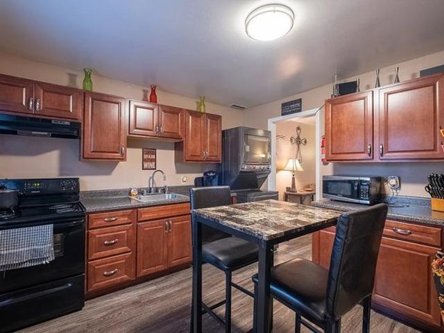 100 Wingate Dr, Kinston, NC 28501