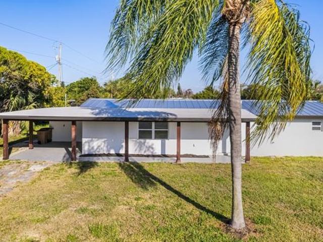 100 Wyoming Rd, Lehigh Acres, FL 33936