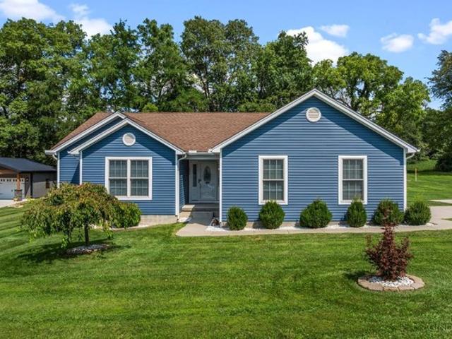 100 Tanglewood Dr, Hillsboro, OH 45133