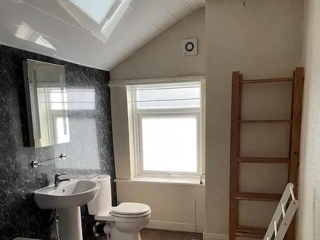 100 Teignmouth Road, Stirchley, B29 7AY, United Kingdom | Room for rent #139543327 | Rentberry