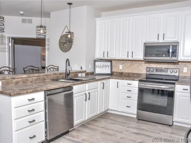 100 Trinity Pointe Dr Unit 1S, Camdenton, MO 65020