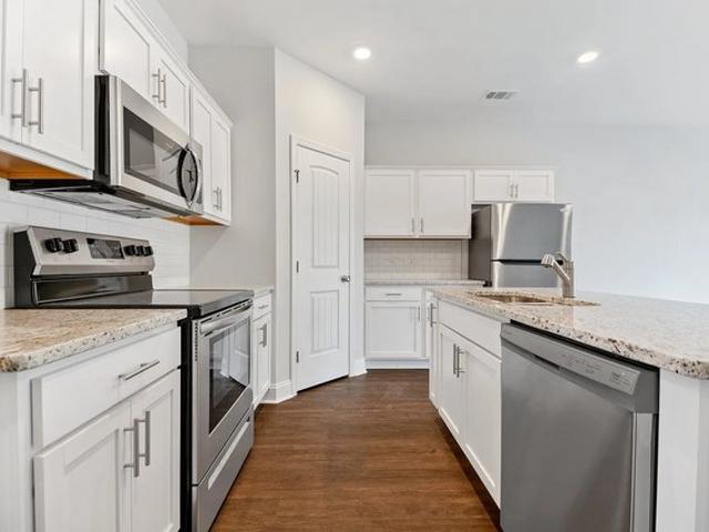 100 Tweed St, Savannah, GA 31405