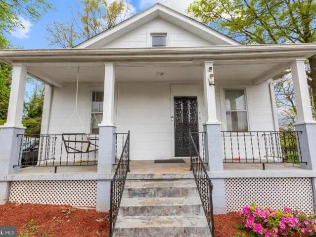 100 Urey Pl, Capitol Heights, MD 20743