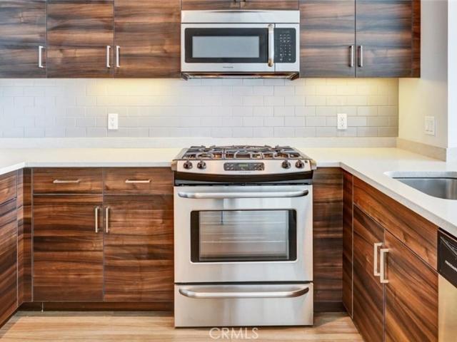 100 Van Ness Avenue 1104