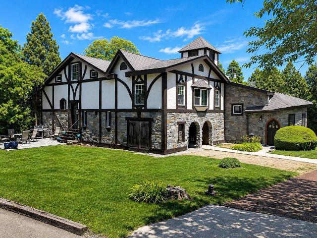 100 Van Sant Ave