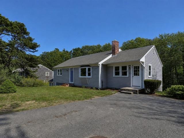 100 Village Ln