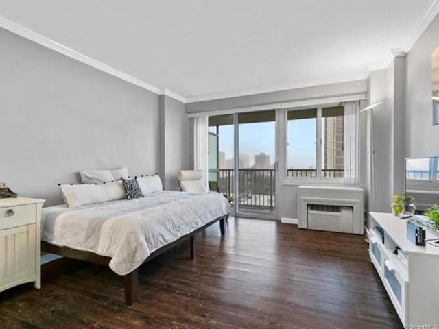 100 York St #12 L, New Haven, CT 06511