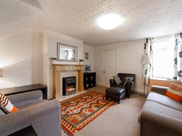 £95pppw Rokeby Terrace, Heaton, NE6 4 bed maisonette to rent £1,648 pcm £380 pw