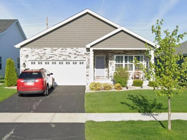 10142 Azalea Dr, Crown Point, IN 46307