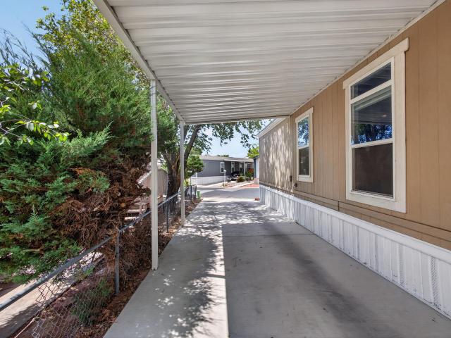 1014 Mustang Trail SE