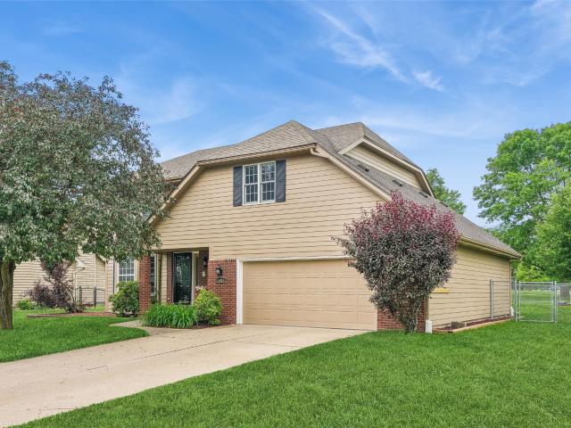 1014 NE Trilein Drive