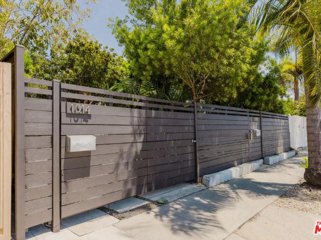 1014 Oakwood Ave, Venice, CA 90291 | MLS #26693