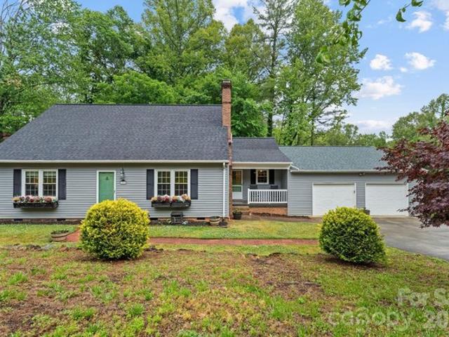 1014 Bramblewood Ct NE, Lenoir, NC 28645